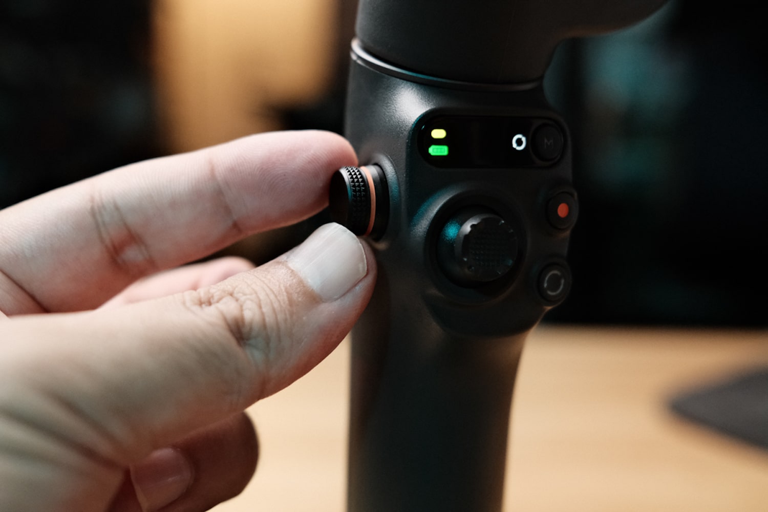 【DJI OM6】最強コンビ！ DJI OSMO MOBILE 6 ️ iPhone14Pro【レビュー】 | スカイフィッシュのドローンブログ